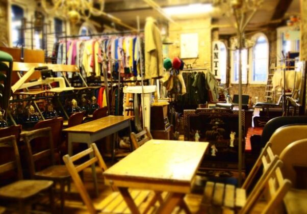 Paramount Books - Creative Tourist