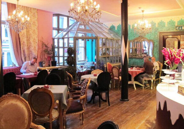 Bar Pop - Nightclub in Manchester's Gay Village - Poptastic