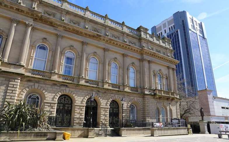 Blackburn Town Hall - Creative Tourist