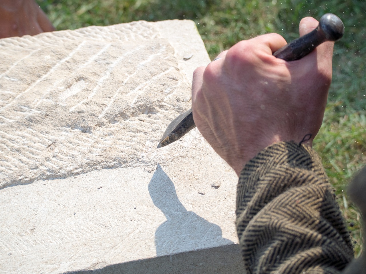 Stone Carving Workshop at Pontefract Castle - Creative Tourist