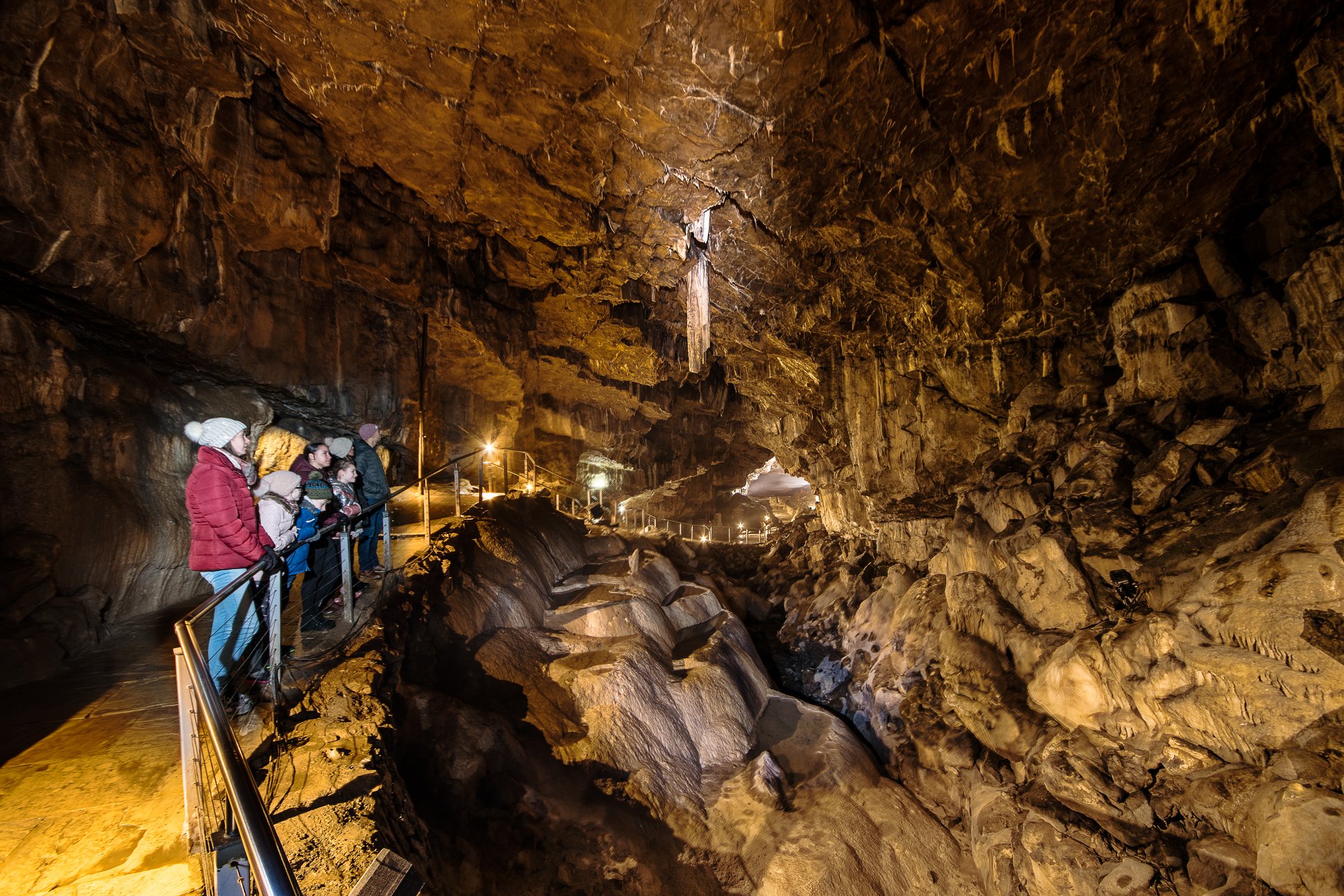 Poole s Cavern Buxton Country Park Creative Tourist poole-s-cavern-buxton-country-park-creative-tourist