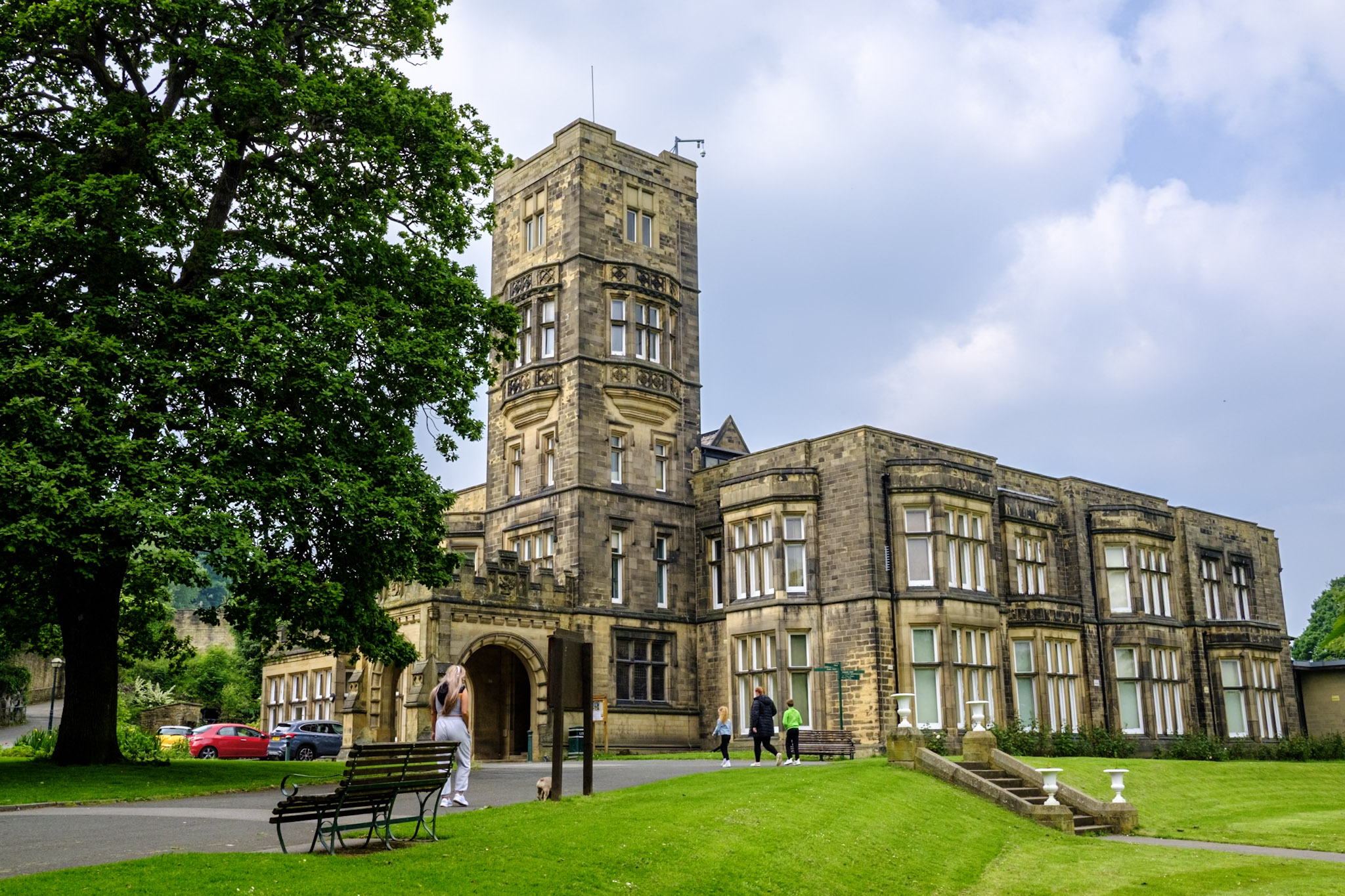 Cliffe Castle Museum, in Keighley - Creative Tourist