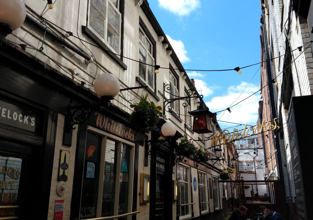 Leeds Heritage Pub & Brewery Tour - Creative Tourist